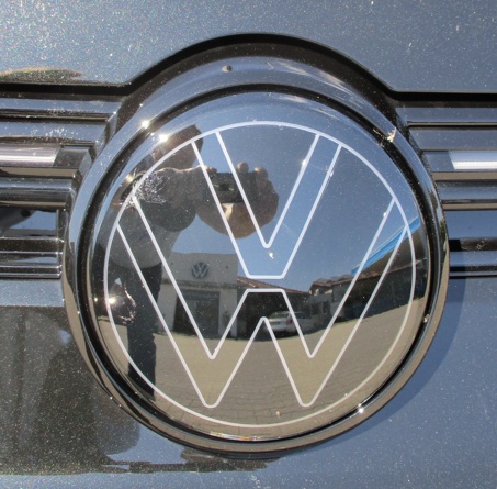 Original VW Golf 8 VW Emblem R Black Edition beleuchtet vorn ...
